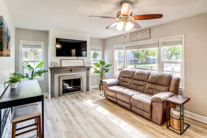 Half-mi To Dtwn Yankton & River: Charming Home! - Yankton, SD
