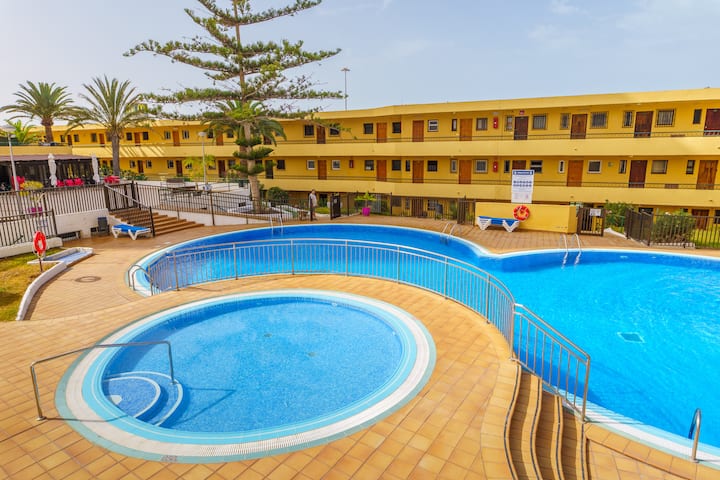 Suntower Arona - Amazing Seaviews, Pools & Beach - Tenerife