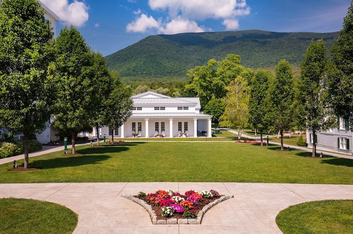 2 Units | Arts, Spa & Golf In Vermont - Manchester, VT