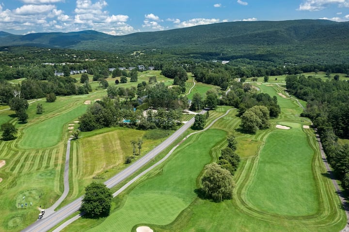 Spa, Indoor Pool, & Golf Weekend In Vt - Manchester, VT