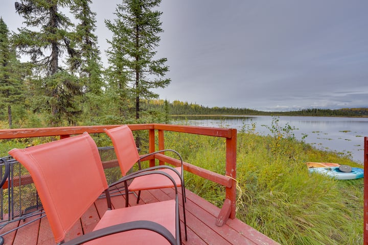 Lakefront Bliss! Ultimate Soldotna Retreat W/ Deck - Sterling, AK