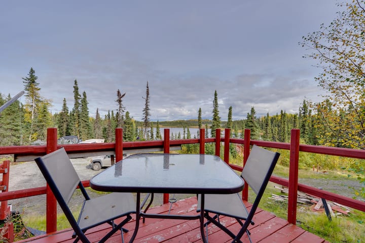 Ultimate Alaskan Retreat: Lakefront Soldotna Cabin - Soldotna, AK