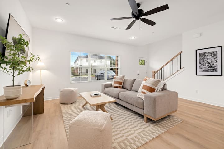 The Outfield-30+ Day Stays Only!-2mi To Downtown - Fayetteville, AR