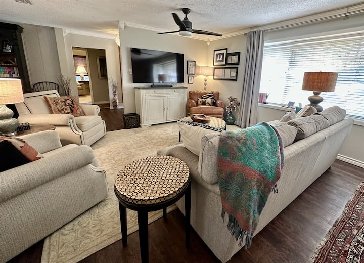 Curated Casa By Curated Stays: King Bed - Abilene, TX
