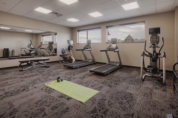Downtown Parker Stay | 1 Unit | Fitness Center - Parker, CO
