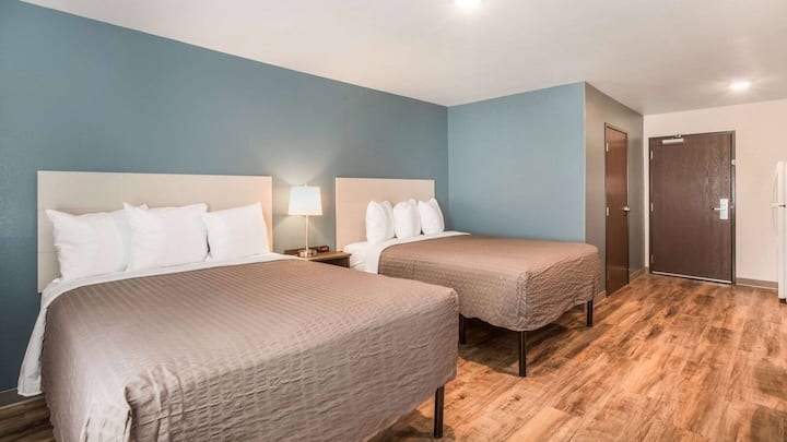 Bright Three Room Near Atlanta – Great Location - Newnan, GA