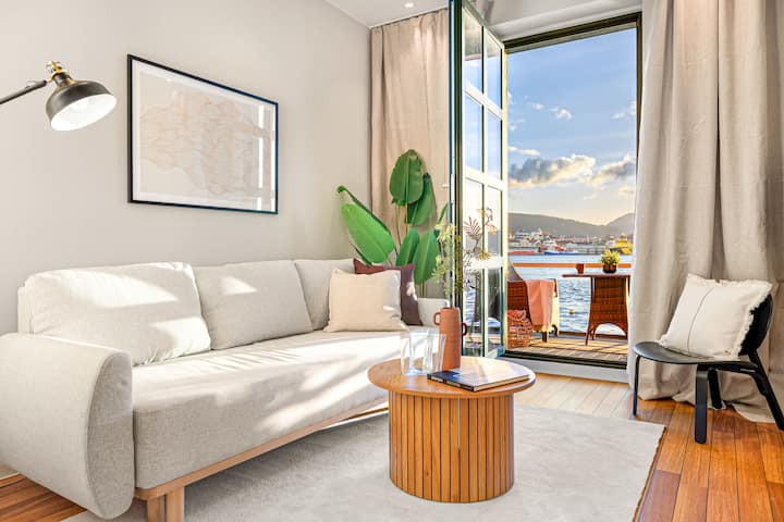 Heimby Homes - Seaside Balcony Stay - Greenland