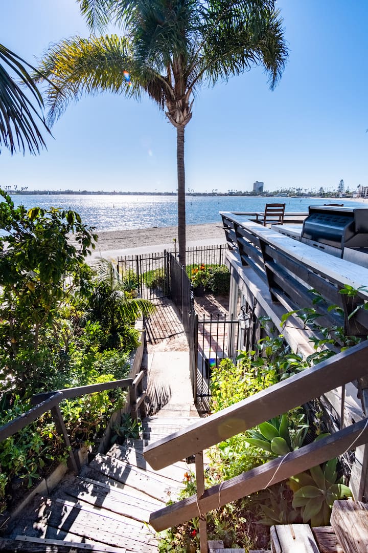 Pb Bayfront Vintage House | Huge Deck | Pool Table - San Diego, CA