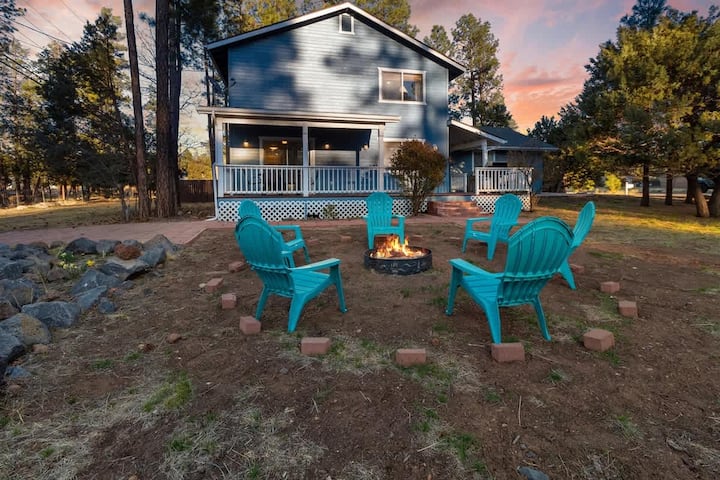 5-br Home W/ Deck | Big Backyard | Sleeps 14 - Pinetop-Lakeside, AZ