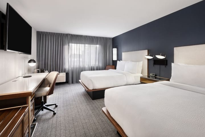 Near Downtown Mobile + Free Parking & Gym - Mobile, AL