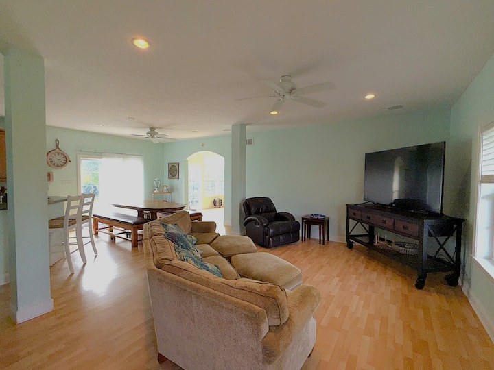 Ki Hideaway - 5 Bedrooms/3 Baths - Kelleys Island, OH