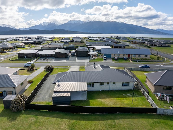 Fiordland Vista Lodge - Te Anau Holiday Home - Te Anau