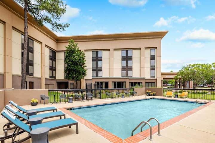 Close To Memphis Attractions | Free Breakfast.pool - Germantown, TN