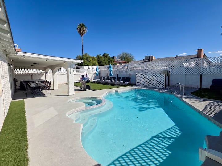 Family Oasis W/pool|spa|bbq|gametable + Much More! - Las Vegas, NV