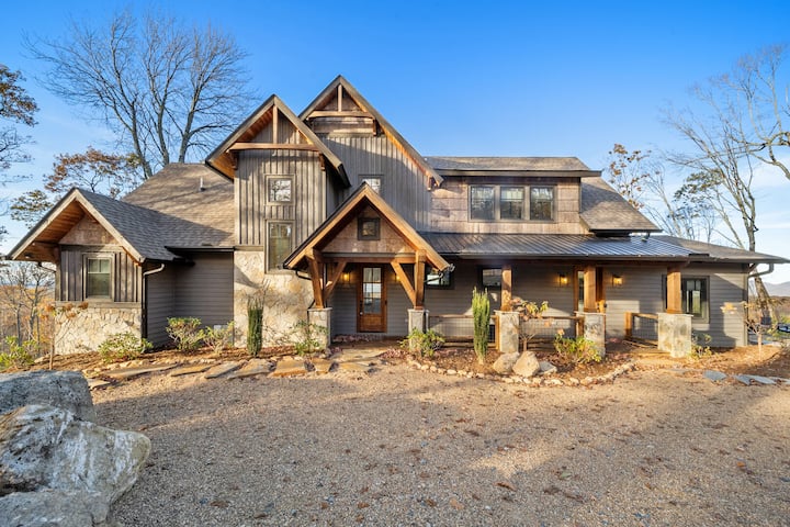 The Screaming Eagle, Hot Tub, Views - Beech Mountain, NC