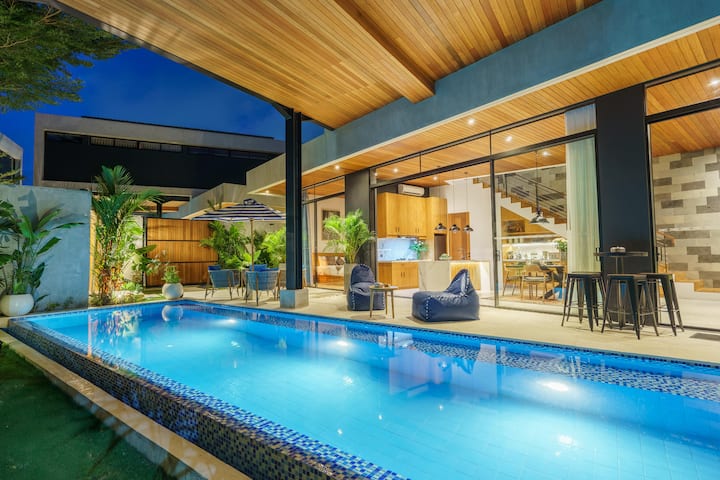 Luxury 2br Villa With Pool  Heart Of Seminyak - Australia