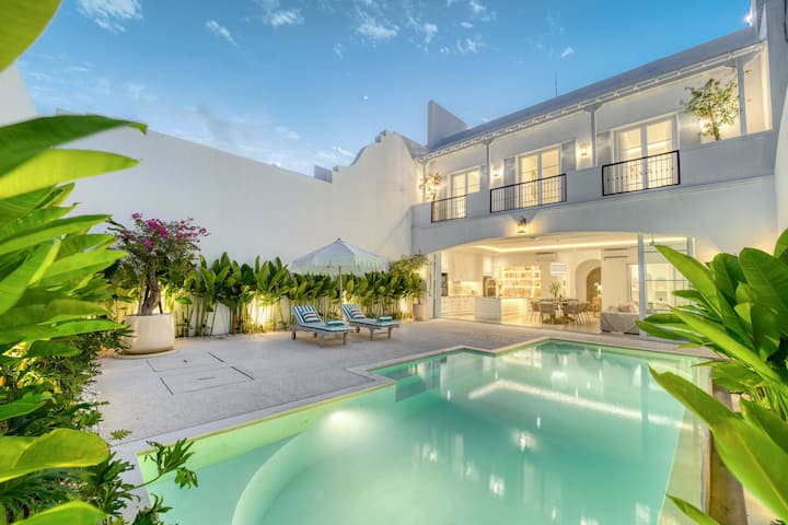 Blanche A : Colonial 4br Villa W/ Pool In Berawa - Australia