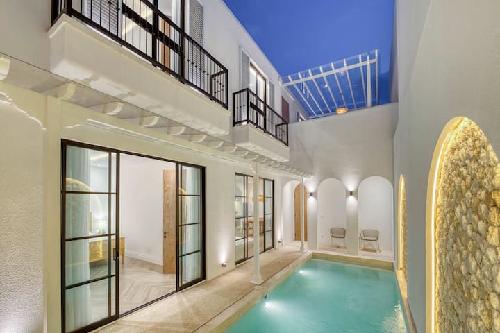 Blanche D : Colonial 3br Villa W/ Pool In Berawa - Canggu