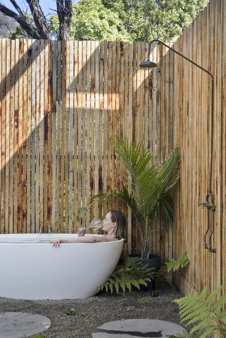 Hot Tub + Fire Pit! - Stunning Coastal Getaway - Portsea