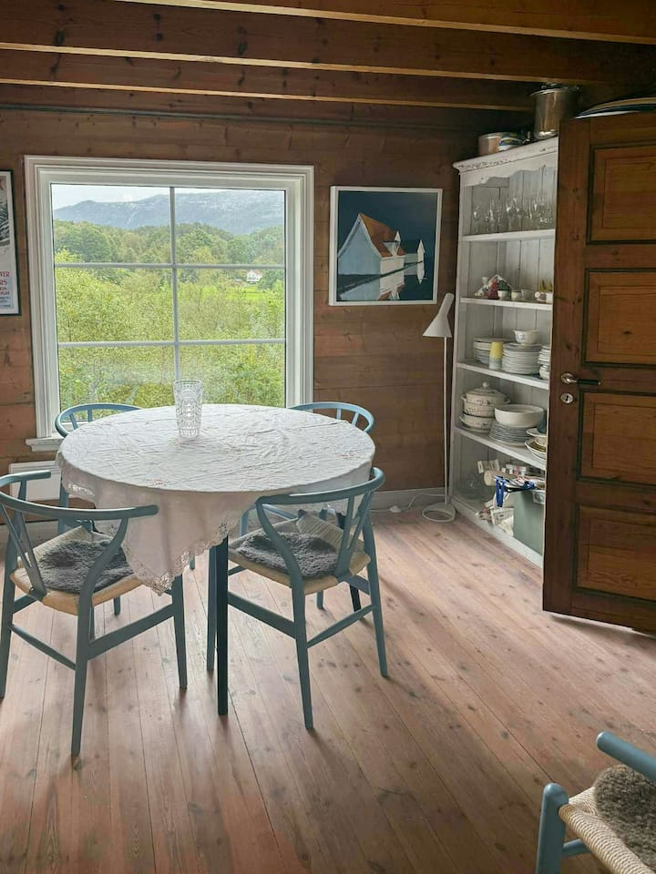 Traditional Cabin With Fjord Views In. - Tysvær