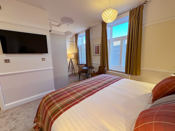 Samuel Hill-wood By Birch Stays - Glossop