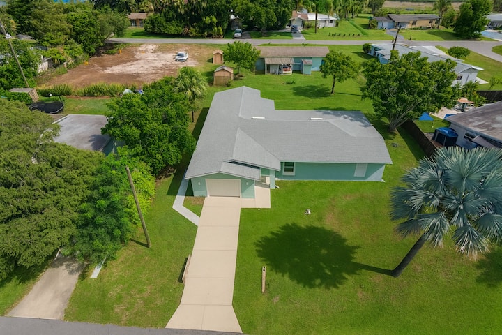 Unit B - Comfy 2br With En-suite & Full Kitchen - Lehigh Acres