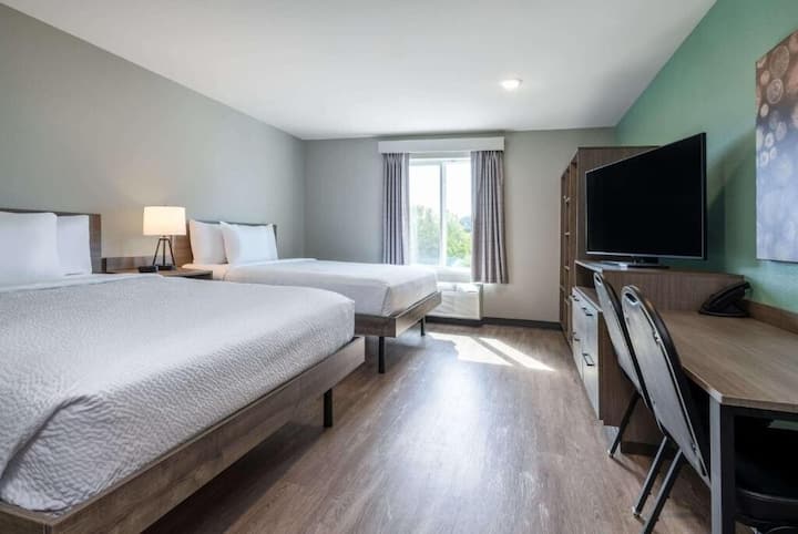 Echo Gallatin | 2 Queen Beds | Kitchen - Gallatin, TN