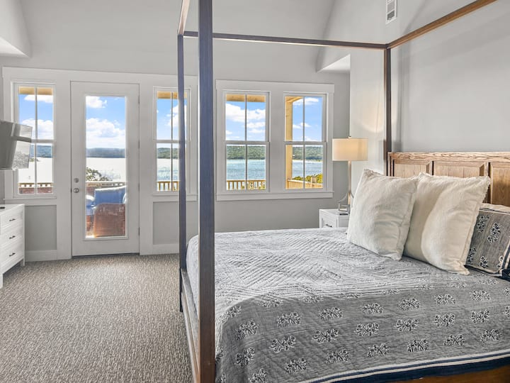 Shore Enough, Carlton Landing! Lakeview For 12! - Carlton Landing