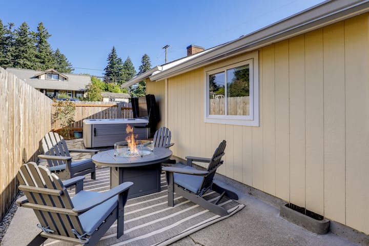 Walk To Dtwn Camas! Updated Home W/ Game Room - Washougal, WA