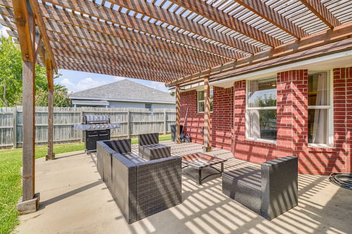 Fenced-in Yard: Family Home 4 Mi To Dtwn Killeen! - Killeen