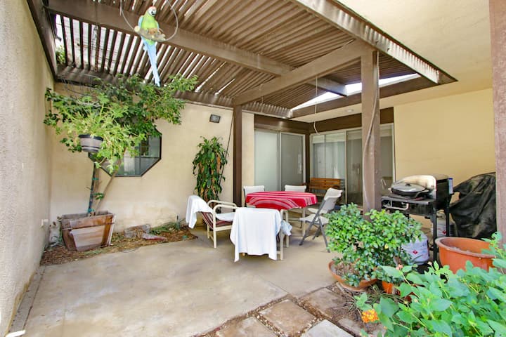 Sunny Azusa Hideaway Near Apu&trails Easy La Acces - Azusa, CA