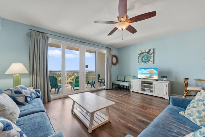 Beach Resort Condo With 5 Pools - Panama City Beach, FL