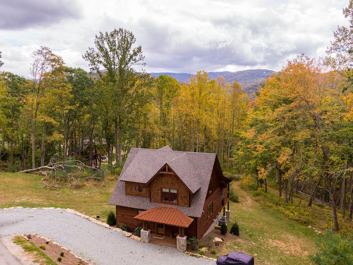 Bear Down Lodge At Eagles Nest, Two Fireplaces - Beech Mountain, NC