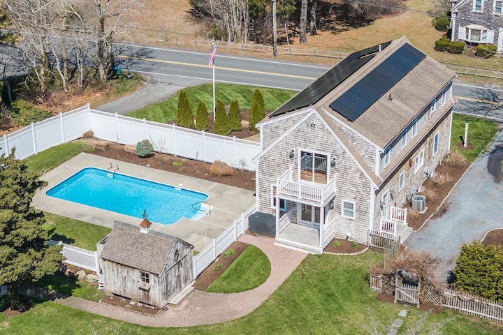 Private Pool & Game Room In Harwich Rpam118 - Brewster, MA