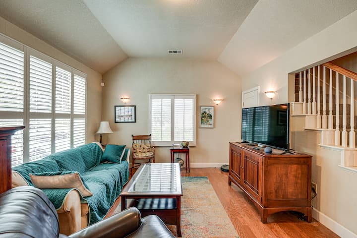 Walkable Miracle Mile Retreat W/ Peaceful Patio - Stockton, CA