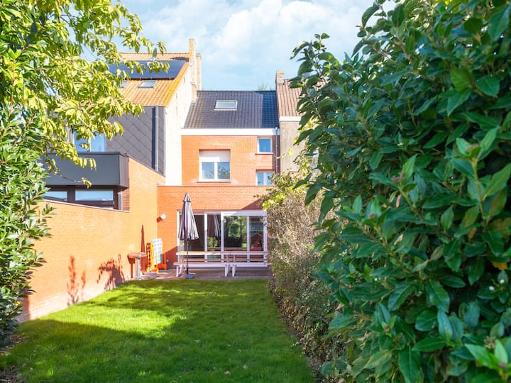 Maison De Ville Spacieuse Avec Jardin - Diksmuide