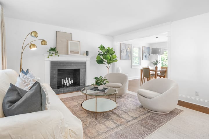 Furnished 4br Home W/ Yard – Springdale Stamford - 뉴 카난