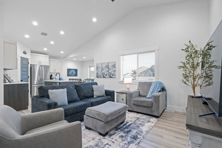 Peaceful Idaho Falls Escape - Fire Table, Sleeps 8 - Idaho Falls, ID