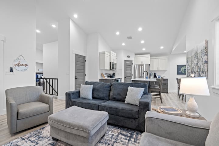 Peaceful Idaho Falls Stay | Fire Table | Sleeps 8 - Idaho Falls, ID