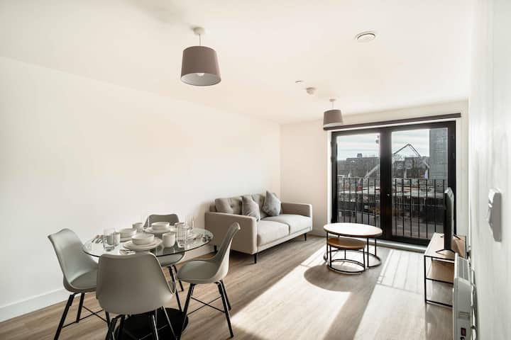 Spacious & Bright 1 Bed Apartment In Liverpool - Guernsey