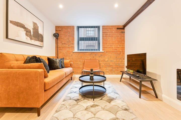 Spacious 2 Bed Apartment In Burton-on-trent - Tutbury Castle