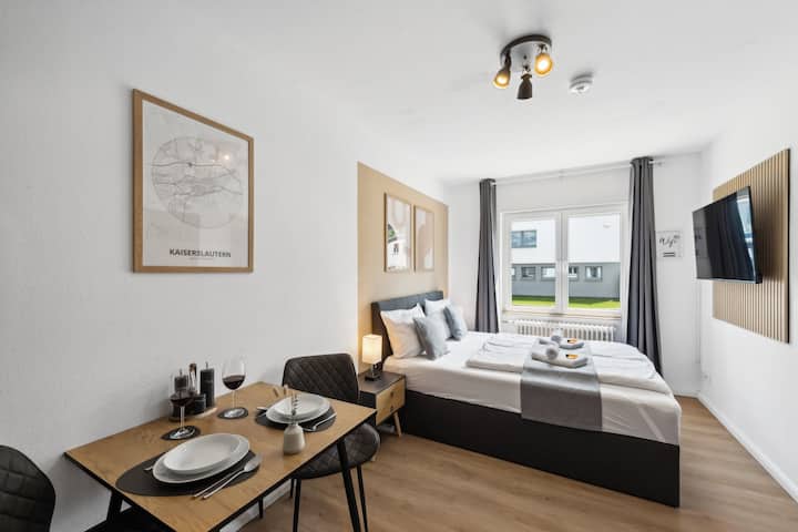 Kstay Apartments: Suite For 2-kitchenette-smart-tv - Kaiserslautern