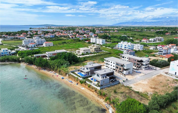 Nice Apartment In Privlaka With Wifi - Nin