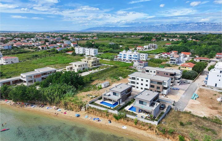 Awesome Apartment In Privlaka With House Sea View - Privlaka