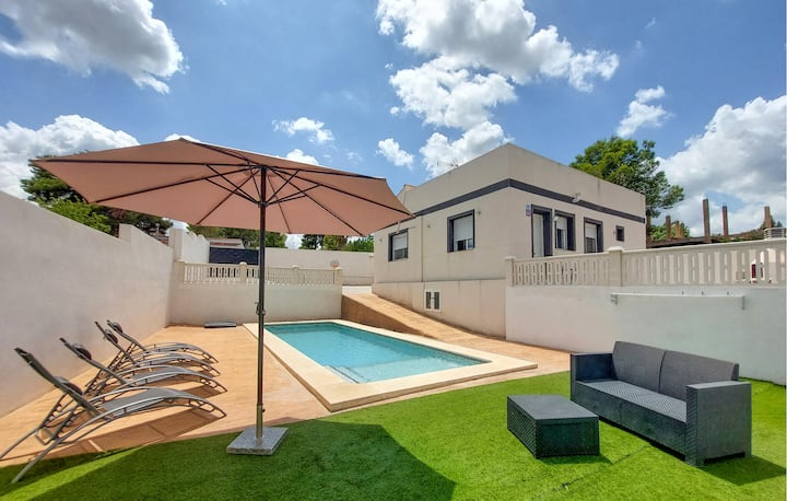 Amazing Home In Turís - Montserrat