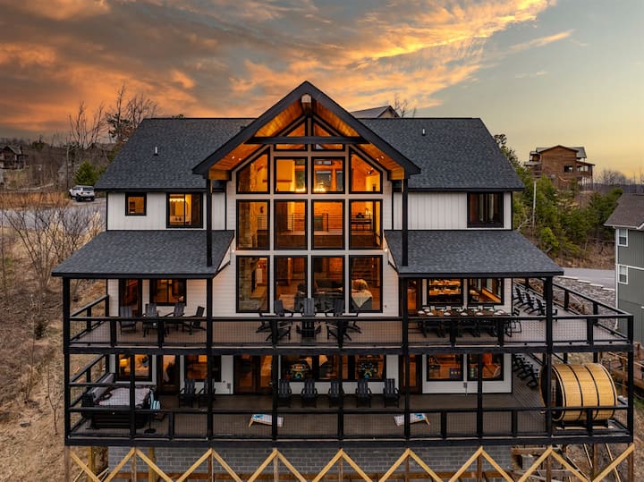 New Luxury 8 En-suite Bedrooms~gym~elevator~sauna - Gatlinburg, TN