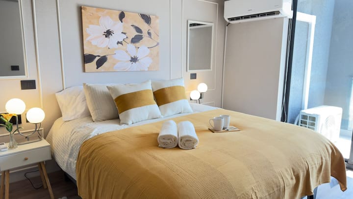 Hom | Metro Santa Isabel | Providencia | Aa | 2pax - Chile