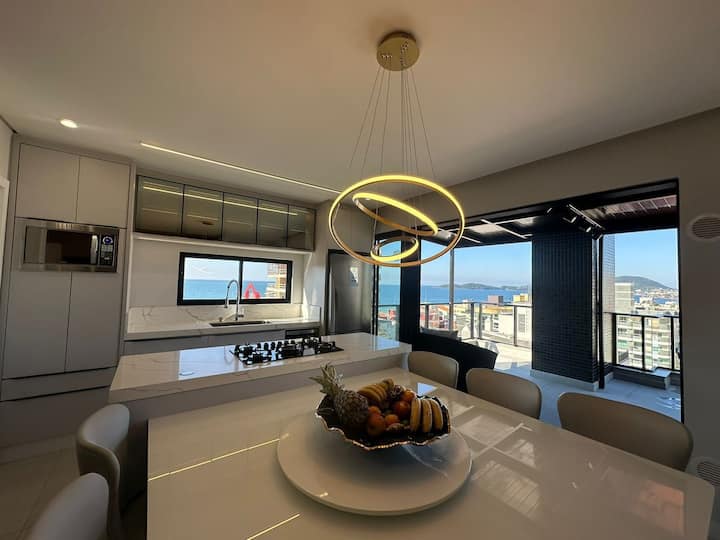 Cobertura Alto Padrão Com Vista Para O Mar - Bombinhas