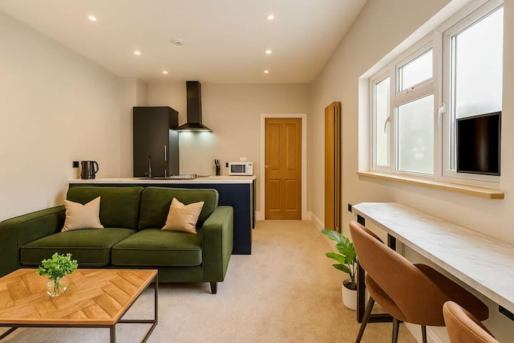 Modern 4 Bed, 2 Bath Apartment For 8 In Centre - Cardiff