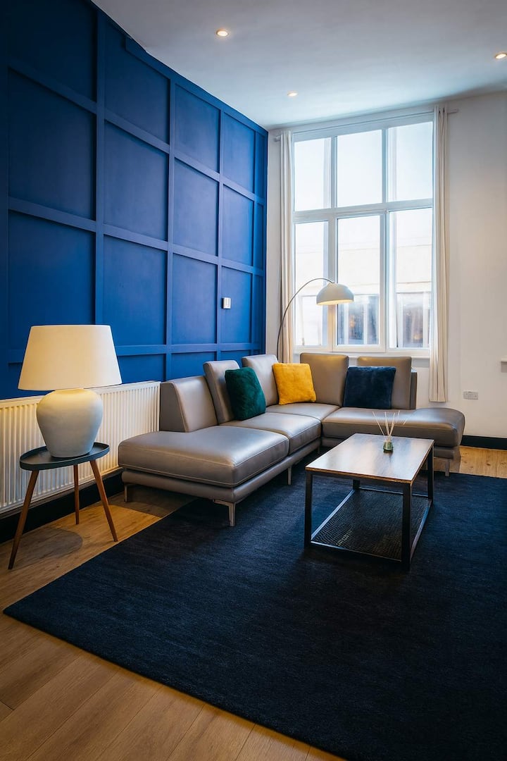 1050sqft Luxury Apt 2 King Beds - Central Location - Warrington